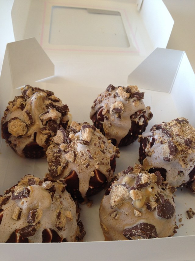 SHIVERS ICE CREAM | Ice Cream, Cakes and Fun!